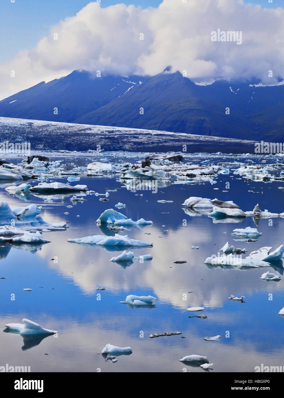 Eisschollen in der lagune bei jokulsarlon -Fotos und -Bildmaterial in ...