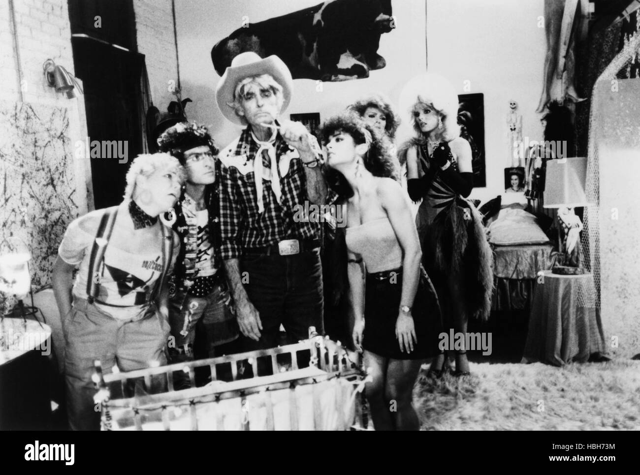 AVENGING ANGEL, vorne v.l.: Susan Tyrrell, Barry Pearl, Rory Calhoun ...