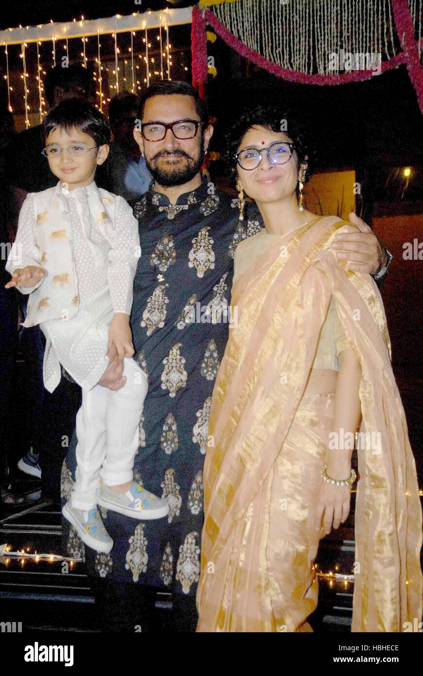 Bollywood-Schauspieler Aamir Khan zusammen mit seiner Ehefrau Kiran Rao ...