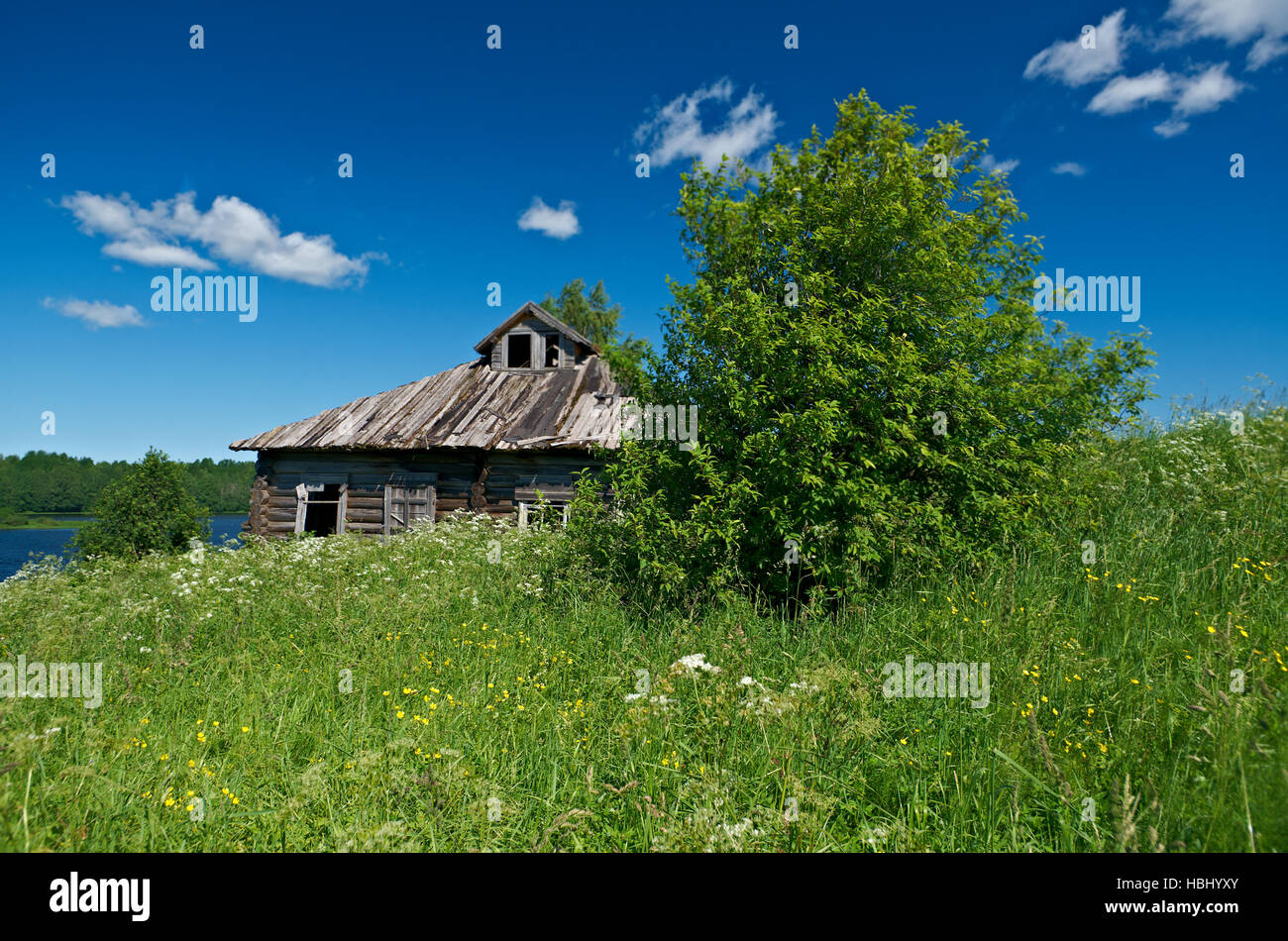 Russisches bauernhaus -Fotos und -Bildmaterial in hoher Auflösung – Alamy