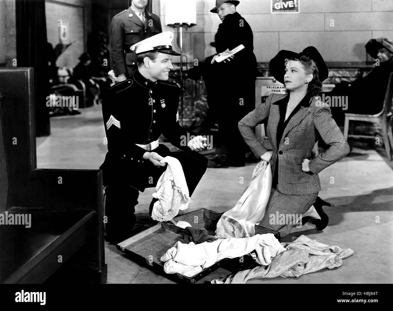 Busse ROAR, von links: Richard Travis, Julie Bishop, (aka Jacqueline ...