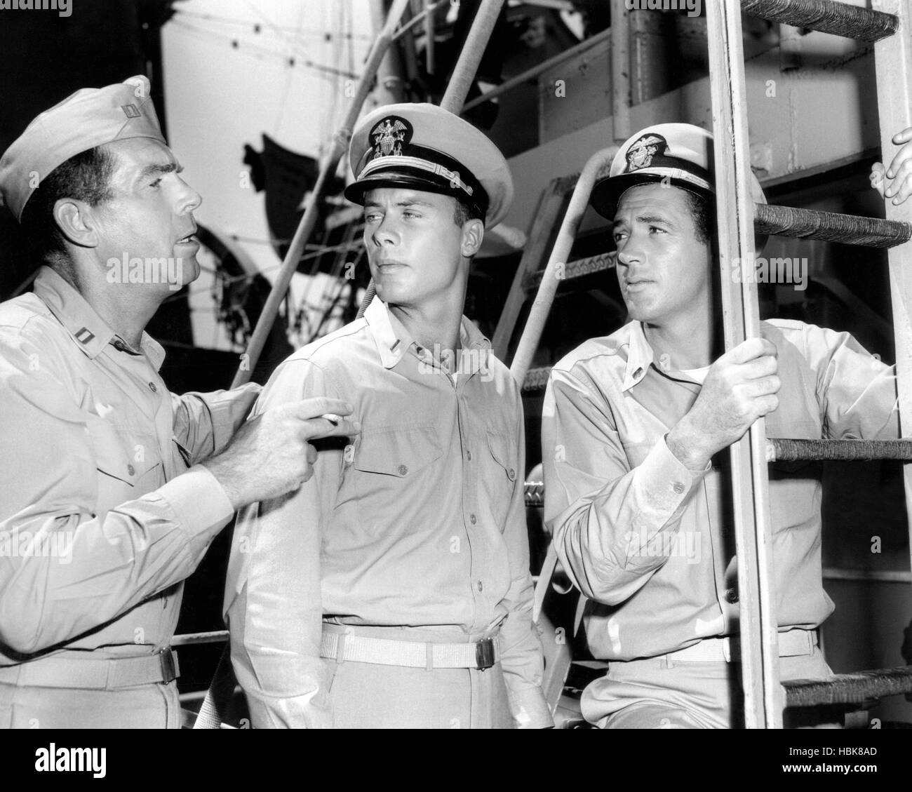 THE CAINE MUTINY, von links: Fred MacMurray, Robert Francis, Jerry ...