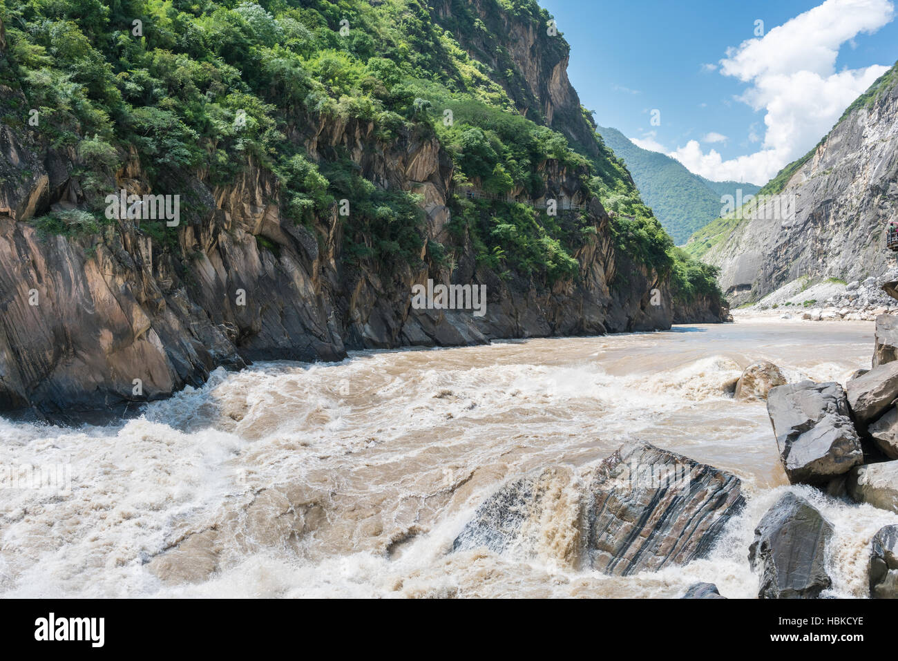Tiger leaping gorge yangtze river -Fotos und -Bildmaterial in hoher ...