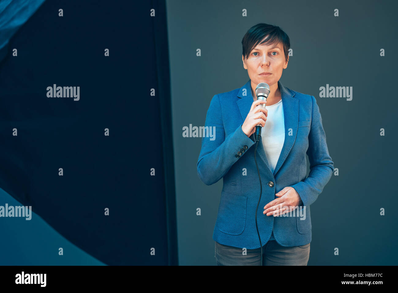 Tv journalistin -Fotos und -Bildmaterial in hoher Auflösung – Alamy