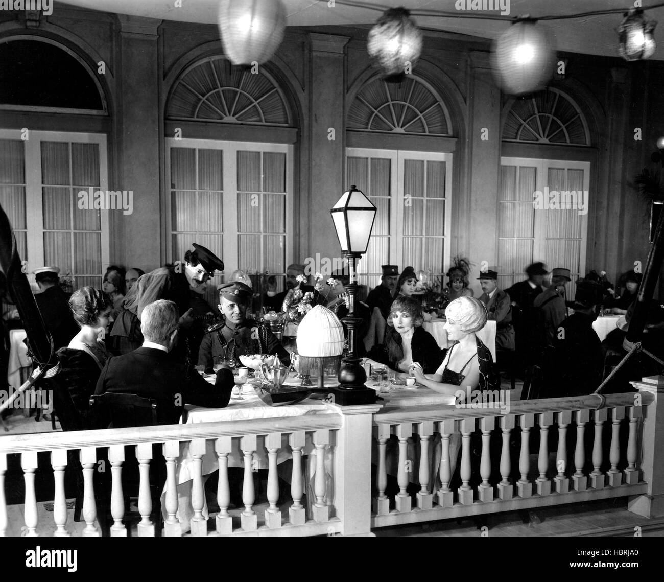 FOOLISH WIVES, Maud George, Rudolph Christians, Erich von Stroheim, Mae ...