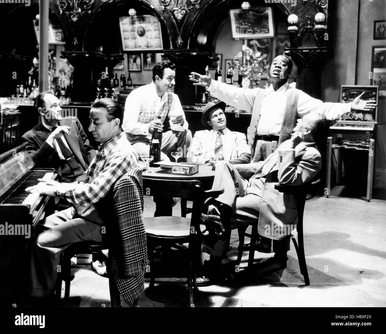 GLORY ALLEY, hinten von links: Gilbert Roland, Ralph Meeker, Louis ...