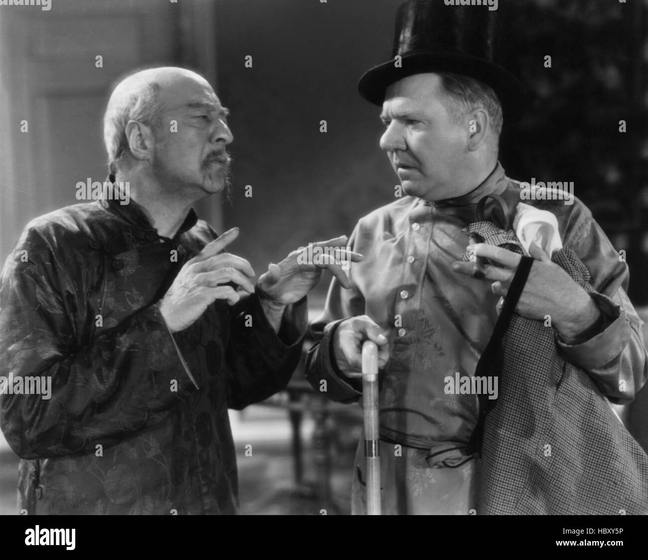 INTERNATIONAL HOUSE, von links, Edmund Breese, W.C. Fields, 1933 ...