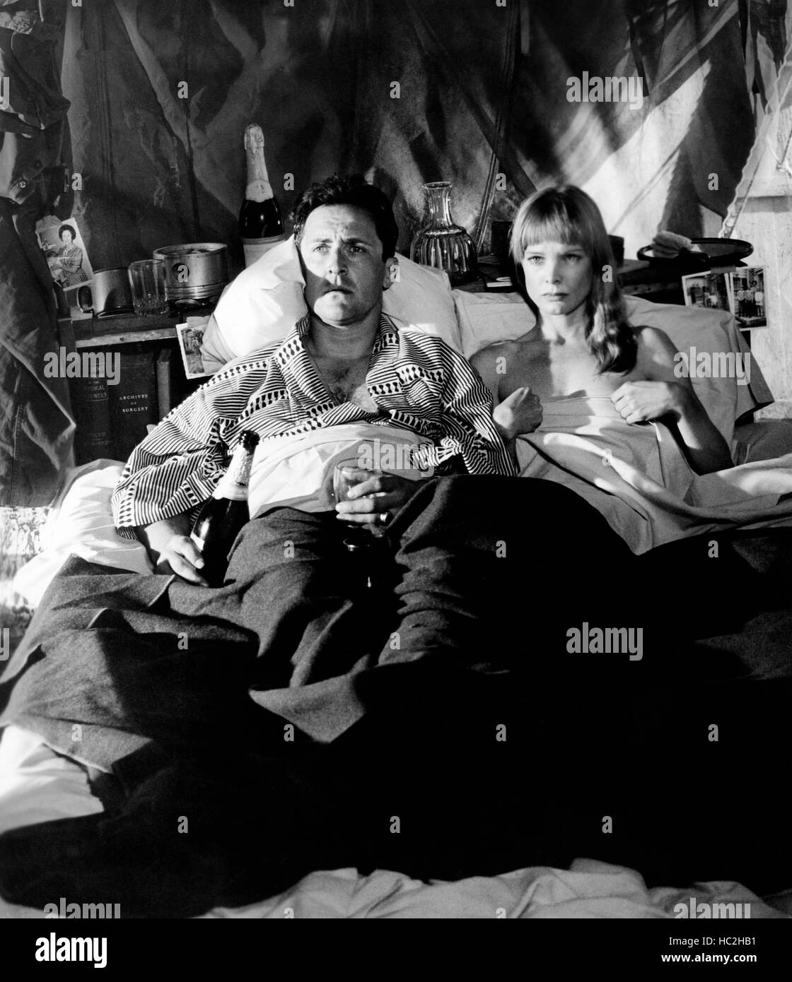 MASH, (aka M * A * S * H *), von links: Roger Bowen, Indus Arthur, 1970 ...