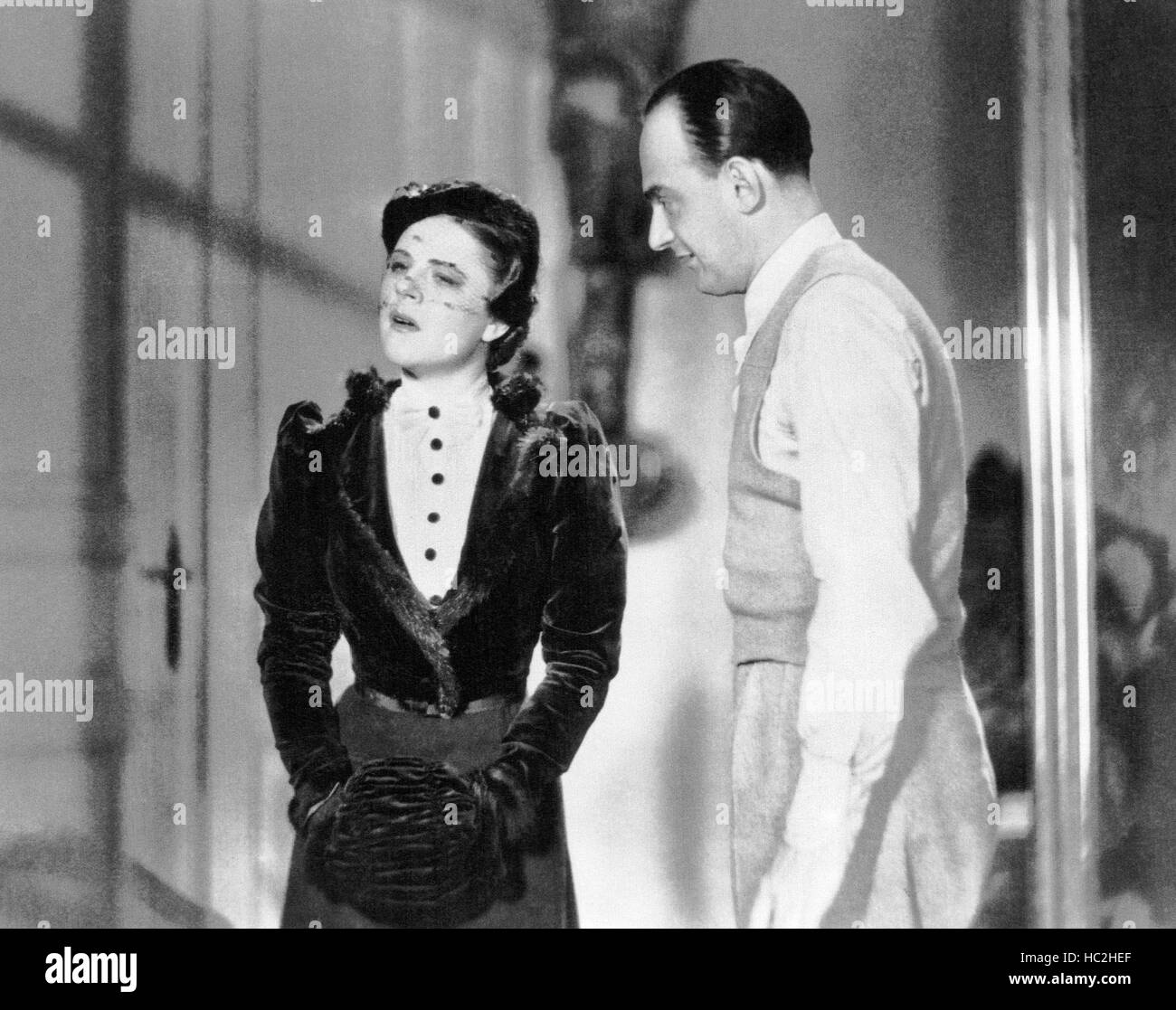 MASKERADE (aka MASKERADE IN Wien), von links: Paula Wessely, Regisseur ...