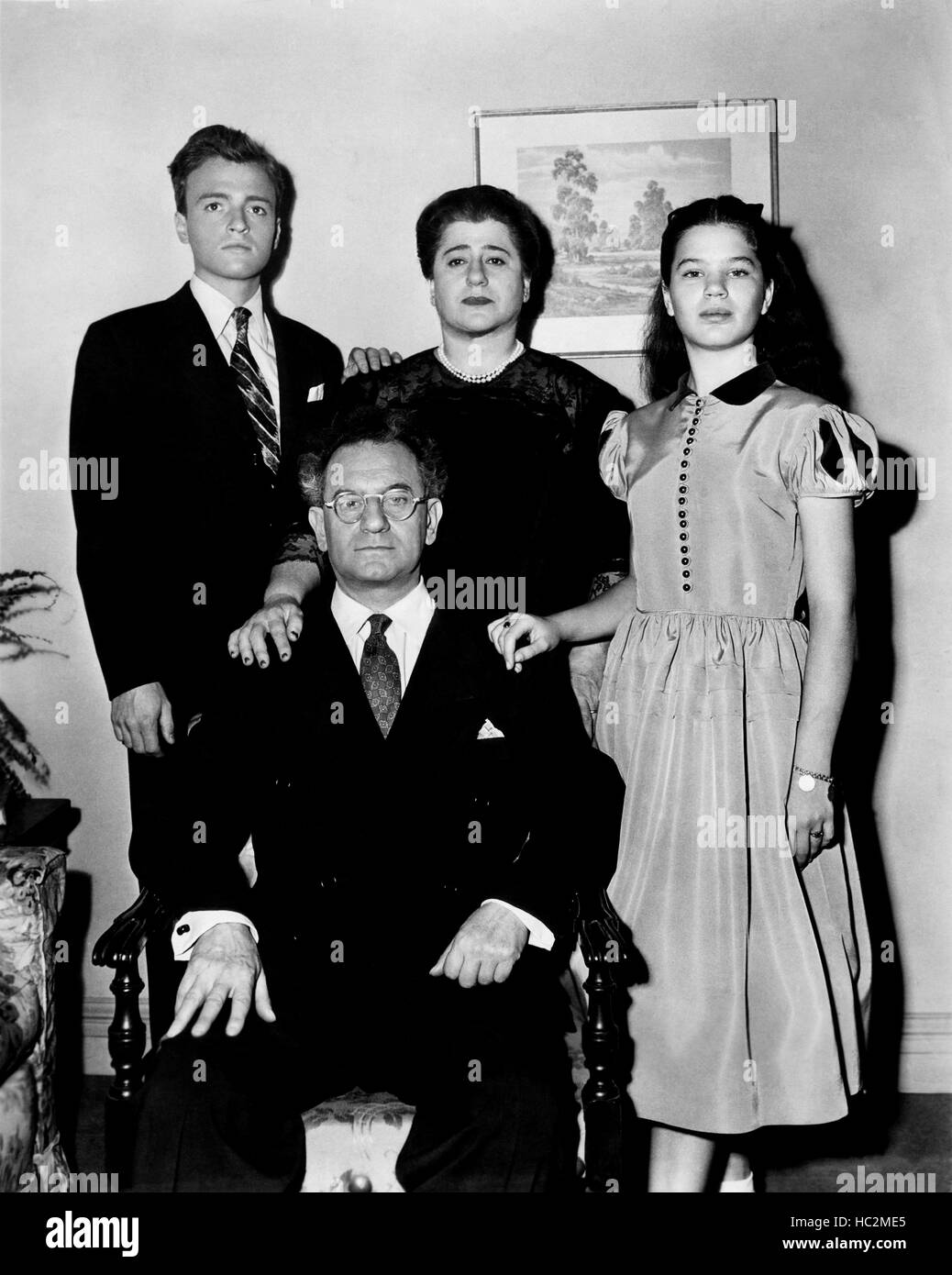 MOLLY, (aka THE GOLDBERGS), Larry Robinson, Philip Loeb, Gertrude Berg ...