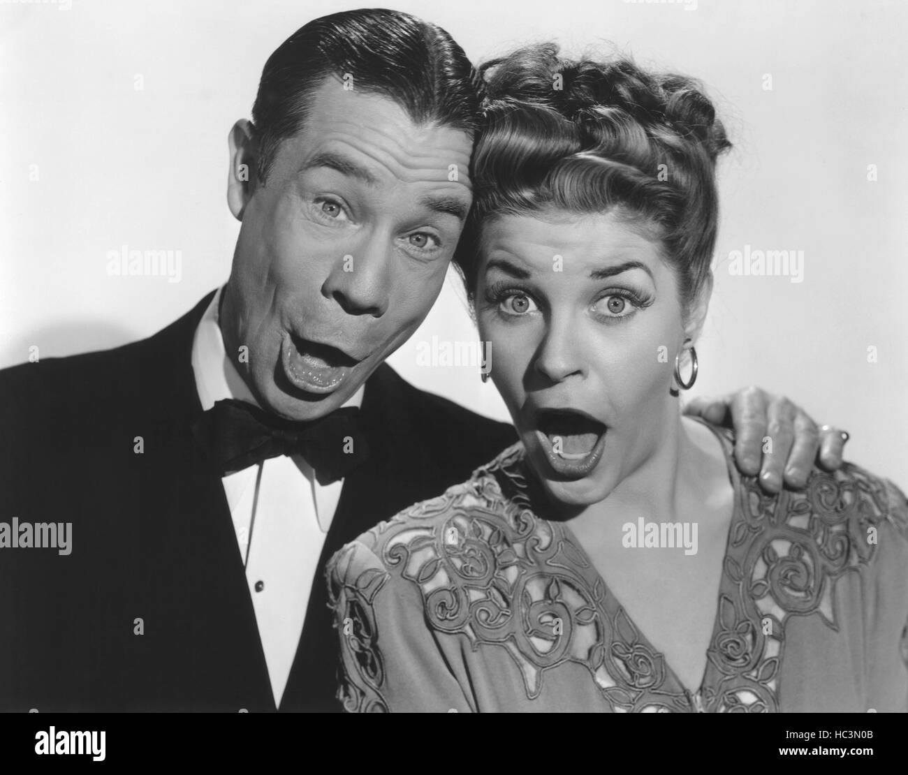 PIN UP GIRL, von links: Joe E. Brown, Martha Raye, 1944, TM & Copyright ...