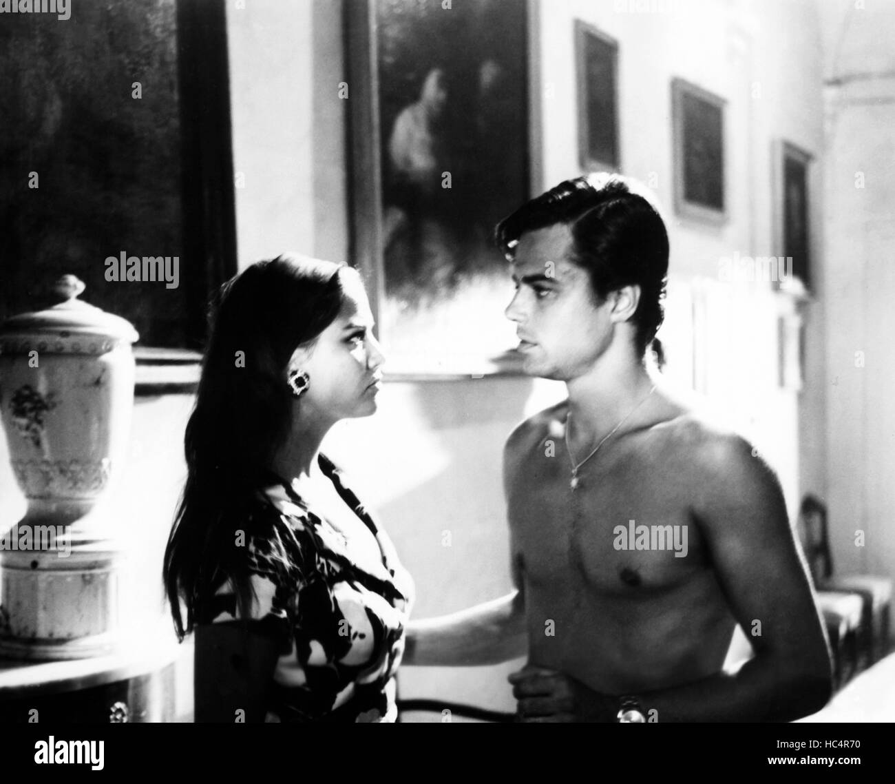 SANDRA, (aka VAGHE STELLE DELL'ORSA), von links: Claudia Cardinale ...