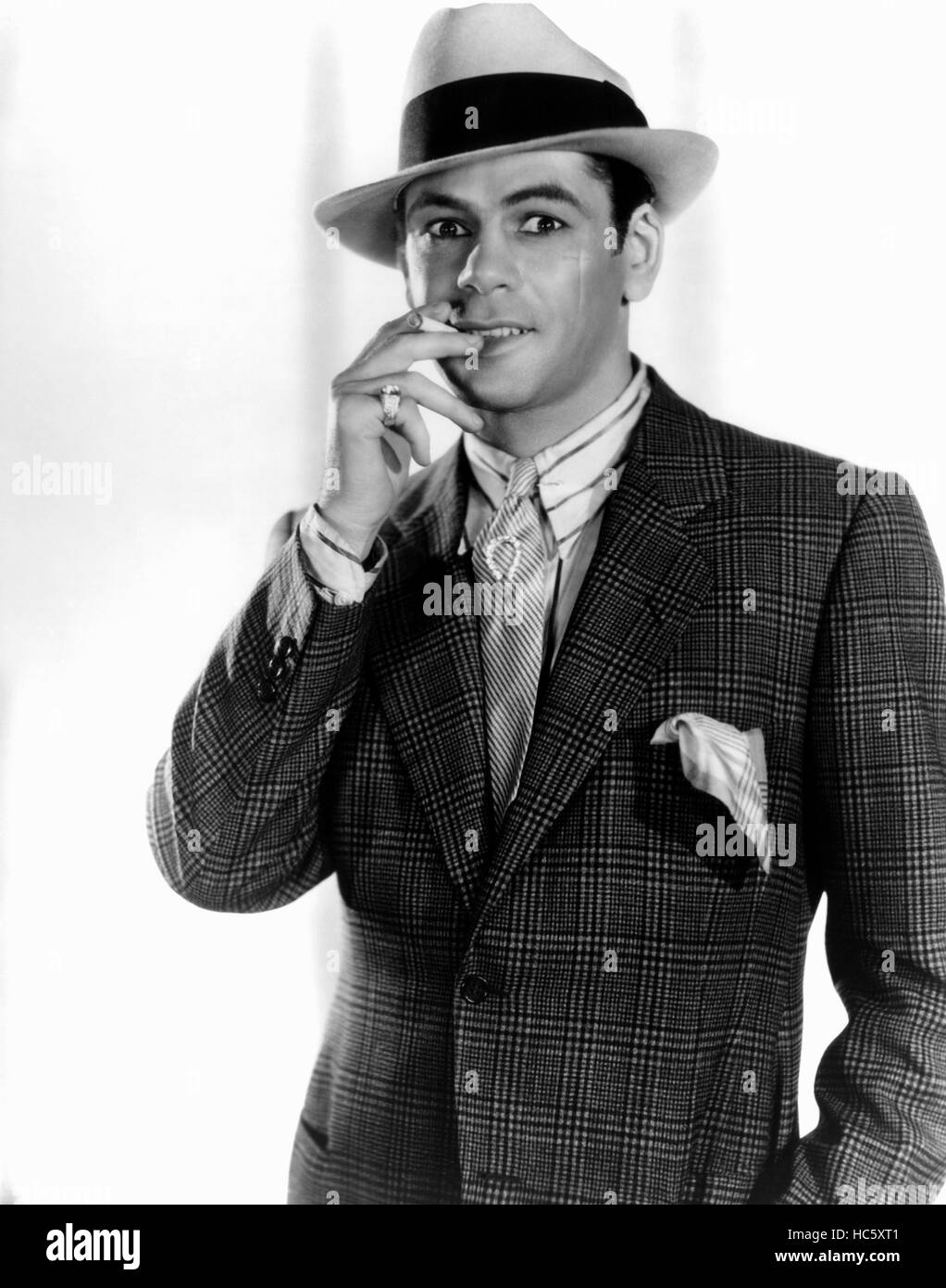 Scarface 1932 paul muni -Fotos und -Bildmaterial in hoher Auflösung – Alamy
