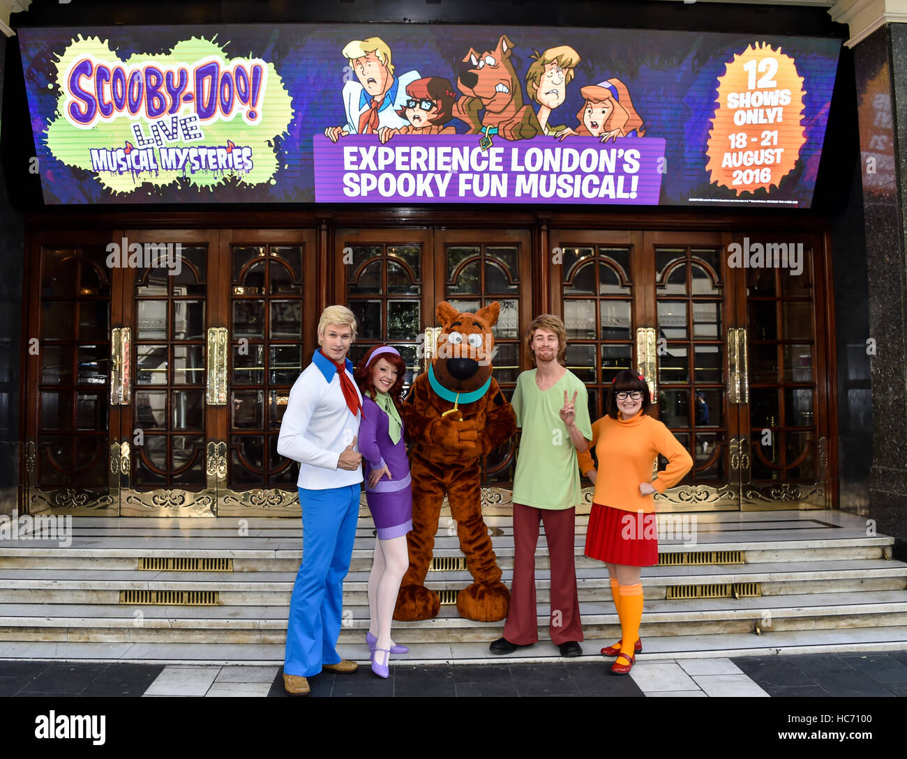 Scooby Doo und die Mystery Inc. Bande ankommen im London Palladium vor ...