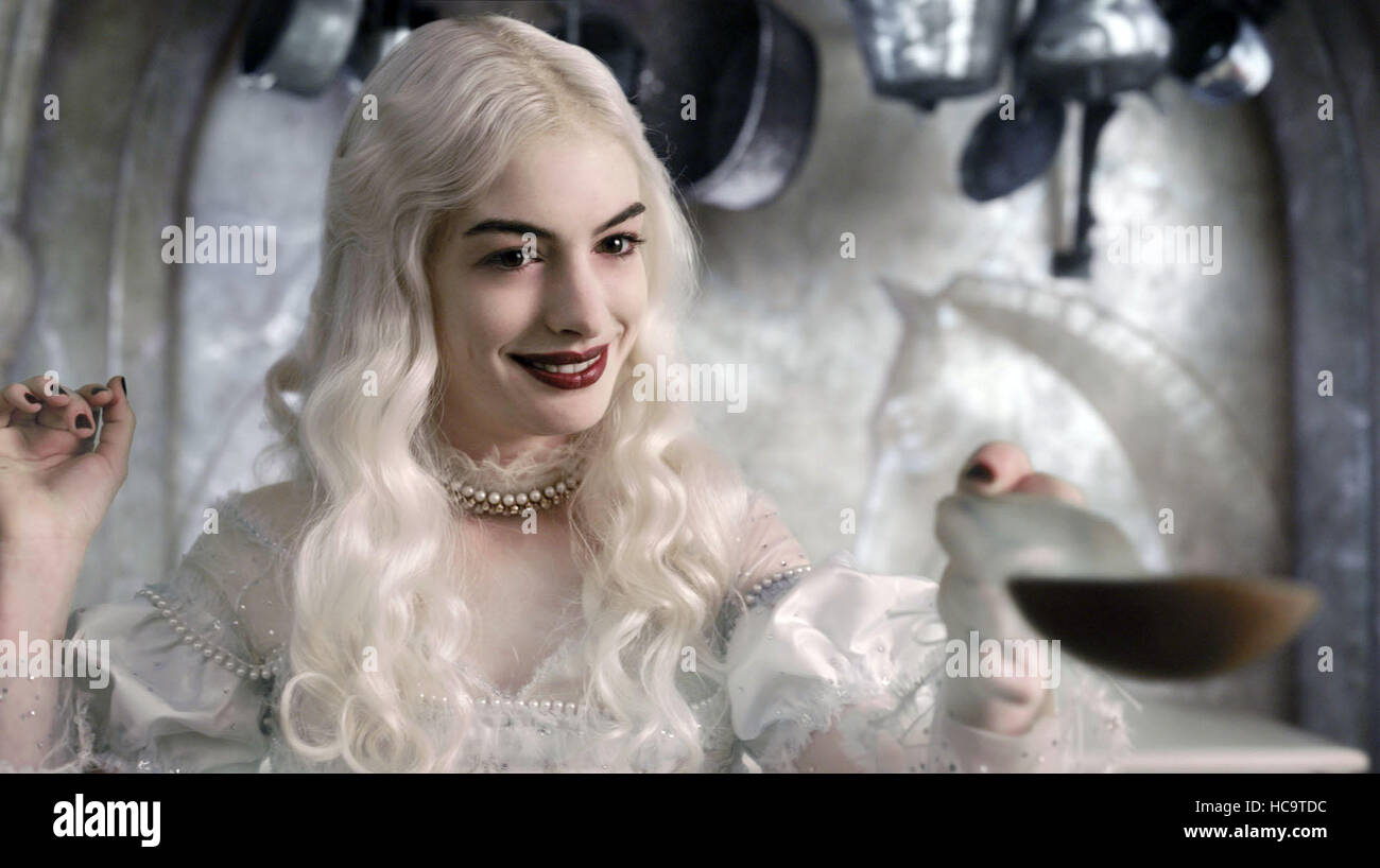 ALICE IN WONDERLAND, Anne Hathaway als weiße Königin, 2010. © Walt ...