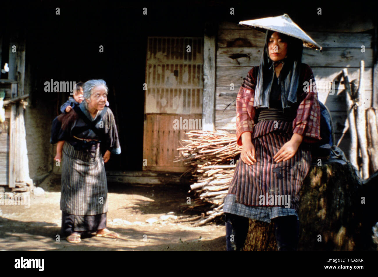 Ballade von NARAYAMA (aka NARAYAMA BUSHIKO), Sumiko Sakamoto (links ...