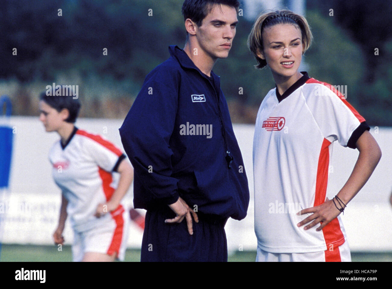 Bend like beckham 2002 keira -Fotos und -Bildmaterial in hoher Auflösung – Alamy