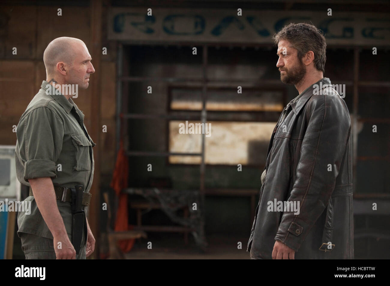 CORIOLANUS, v.l.: Ralph Fiennes, Gerard Butler, 2011. PH: Larry D ...