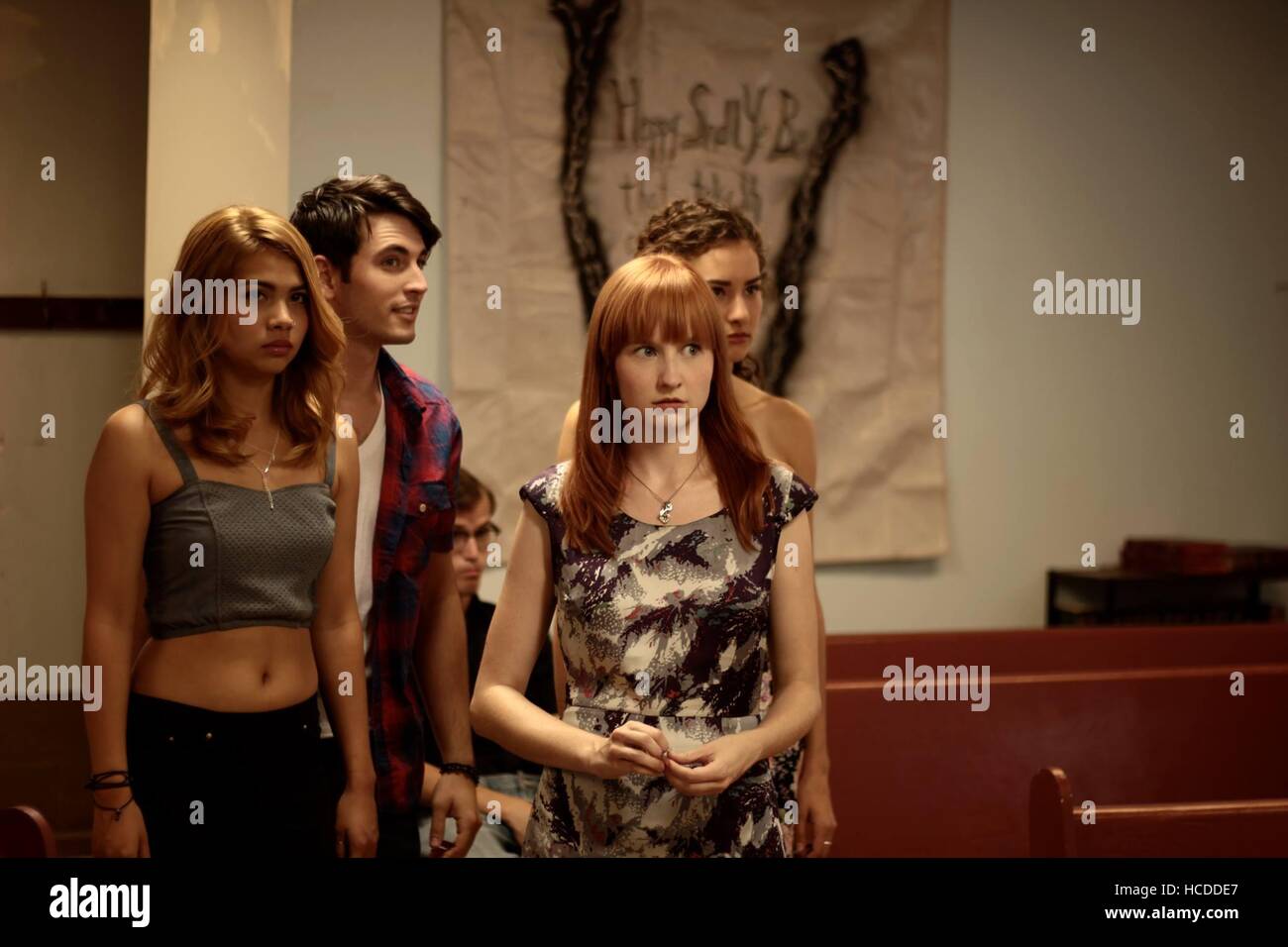 Hallo, mein NAME ist FRANK, von links: Hayley Kiyoko, Travis Caldwell ...