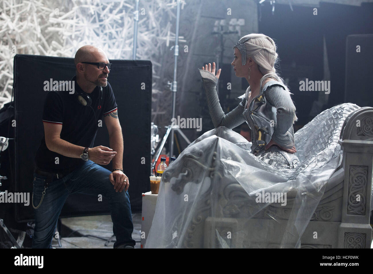 DER Jäger: WINTER Krieg, von links: Cedric Nicolas-Troyan, Emily Blunt ...