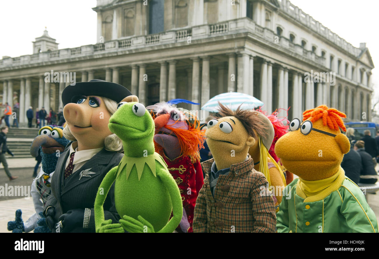 MUPPETS MOST WANTED, l-r: Gonzo, Miss Piggy, Kermit der Frosch, Floyd ...