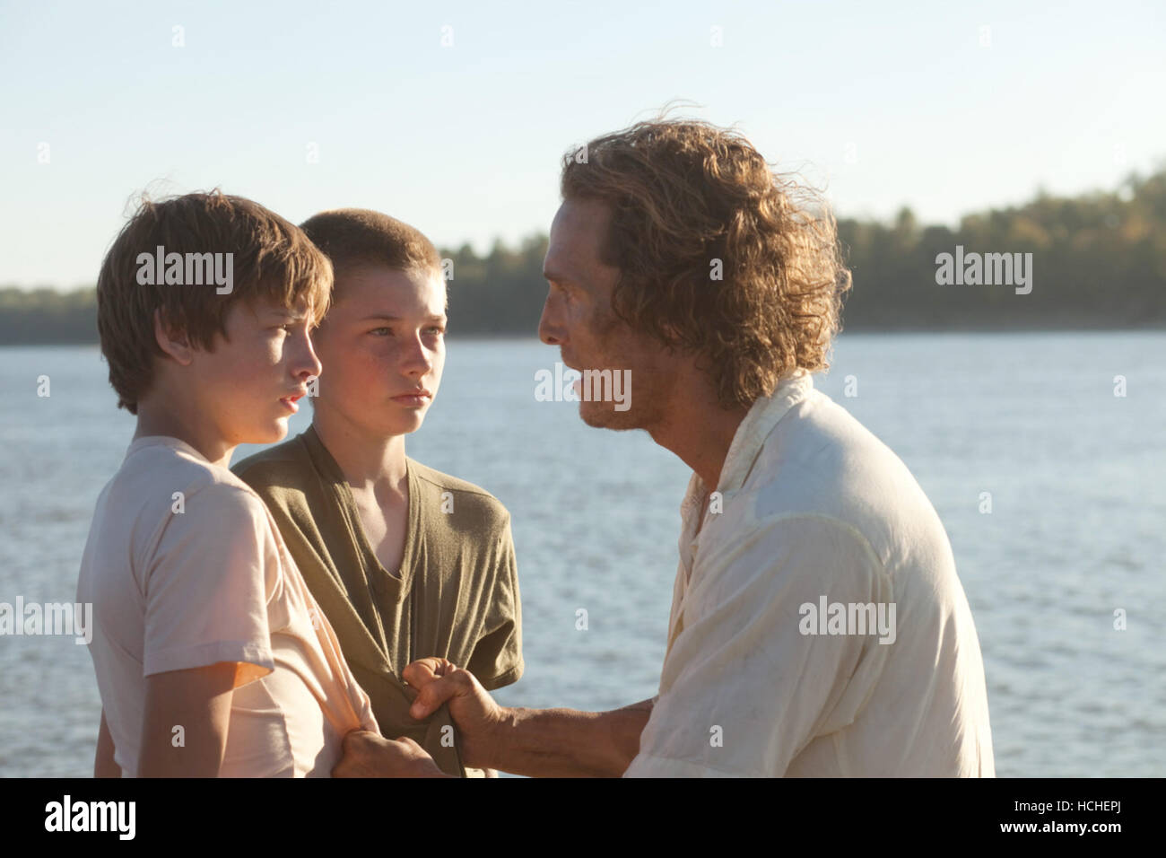 Schlamm, von links: Tye Sheridan, Jacob Lofland, Matthew McConaughey ...