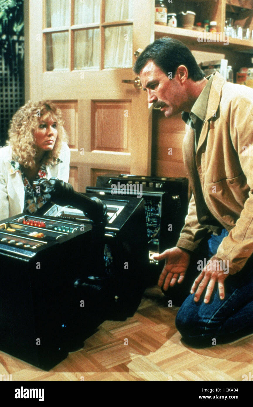 RUNAWAY, Cynthia Rhodes, Tom Selleck, 1984, (c) TriStar/Courtesy ...