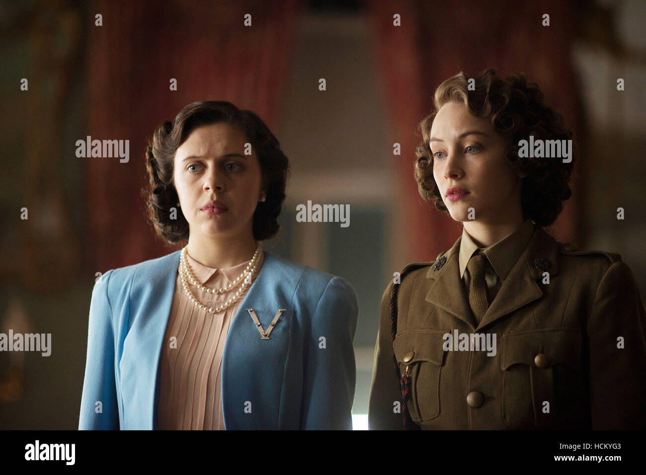 Ein ROYAL NIGHT OUT, von links: Bel Powley, als Prinzessin Margaret ...