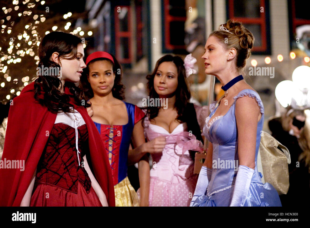 TRICK ' R TREAT, Anna Paquin, Rochelle Aytes Moneca Delain, Lauren Lee ...