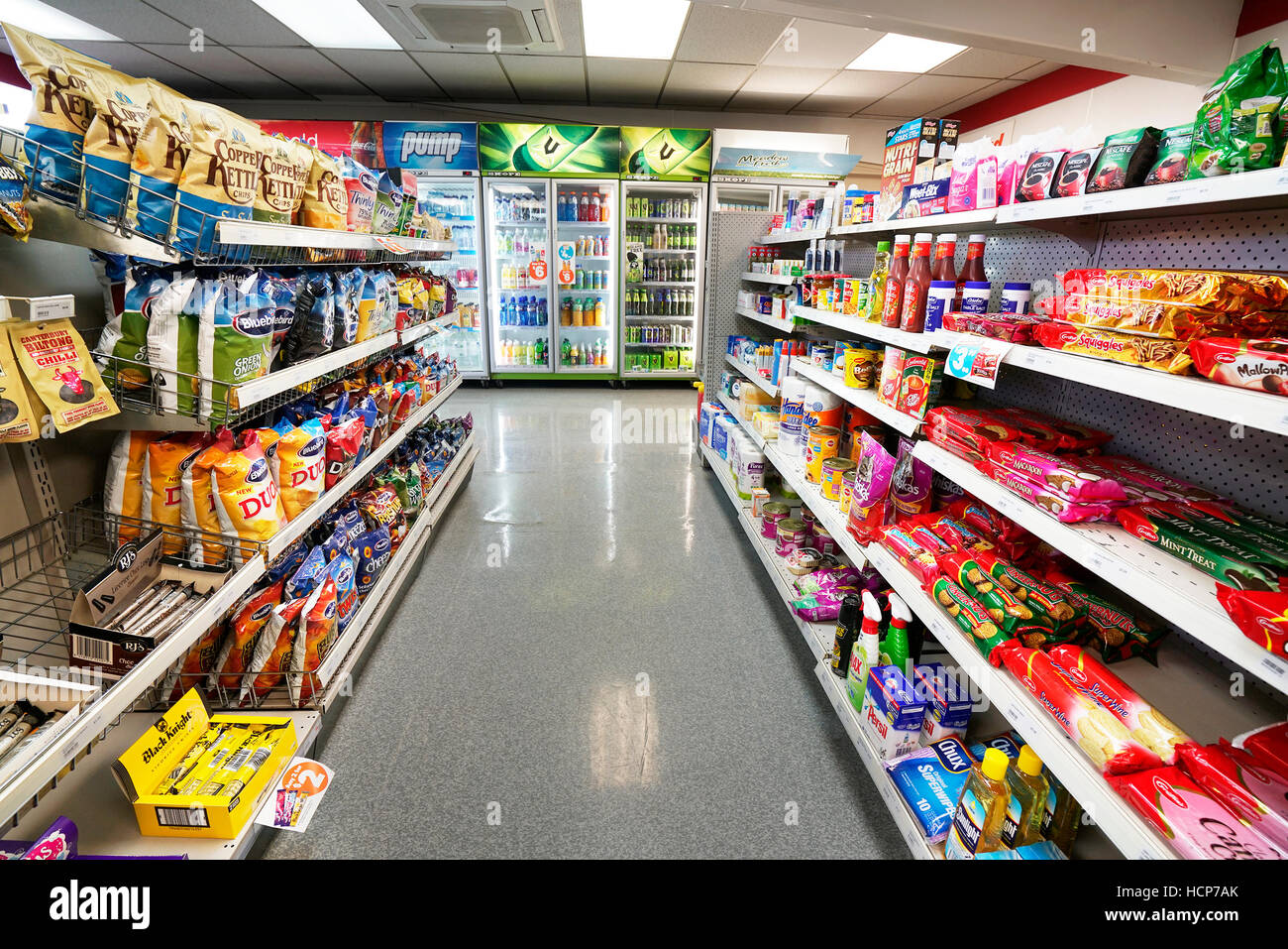 Candy snack kiosk in new -Fotos und -Bildmaterial in hoher Auflösung ...