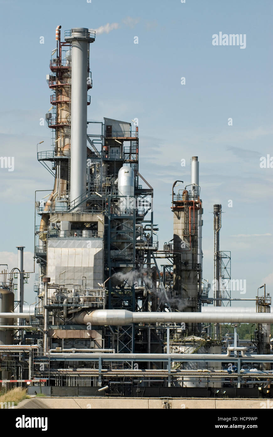Raffinerie schwechat -Fotos und -Bildmaterial in hoher Auflösung – Alamy