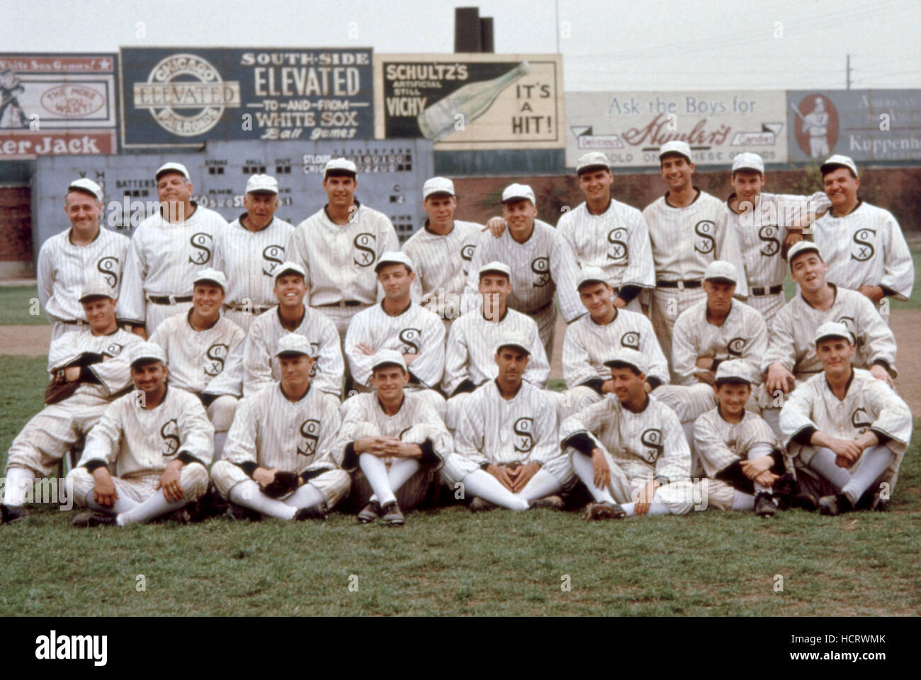ACHT Männer heraus, (obere Reihe ganz links): John Mahoney, (obere ...