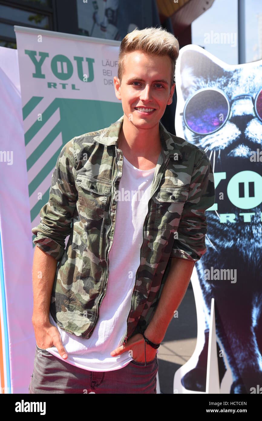 YouTube VideoDays in der Lanxess Arena. -Roter Teppich Featuring ...