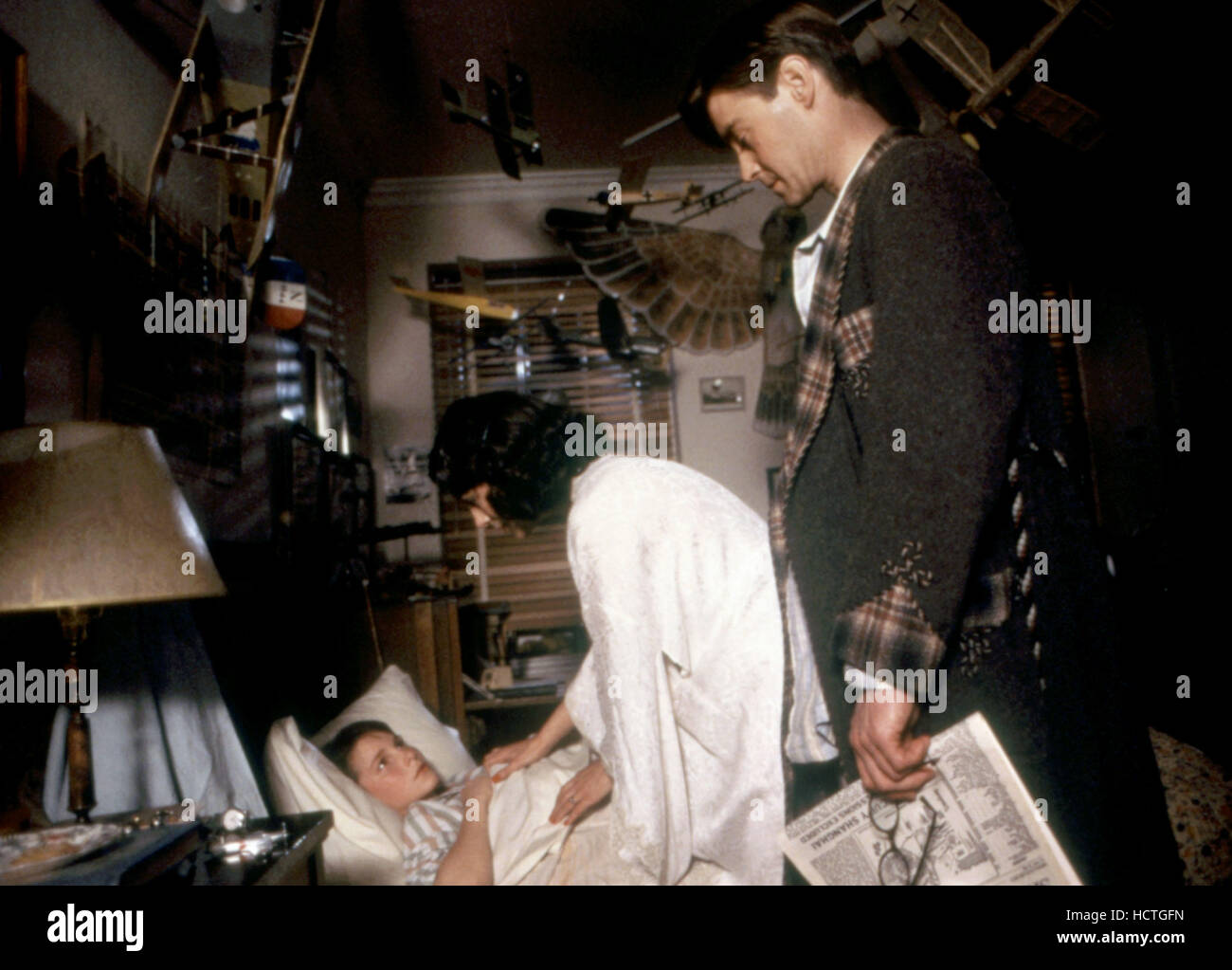 EMPIRE OF THE SUN, Christian Bale, Emily Richard, Rupert Frazer, 1987 ...