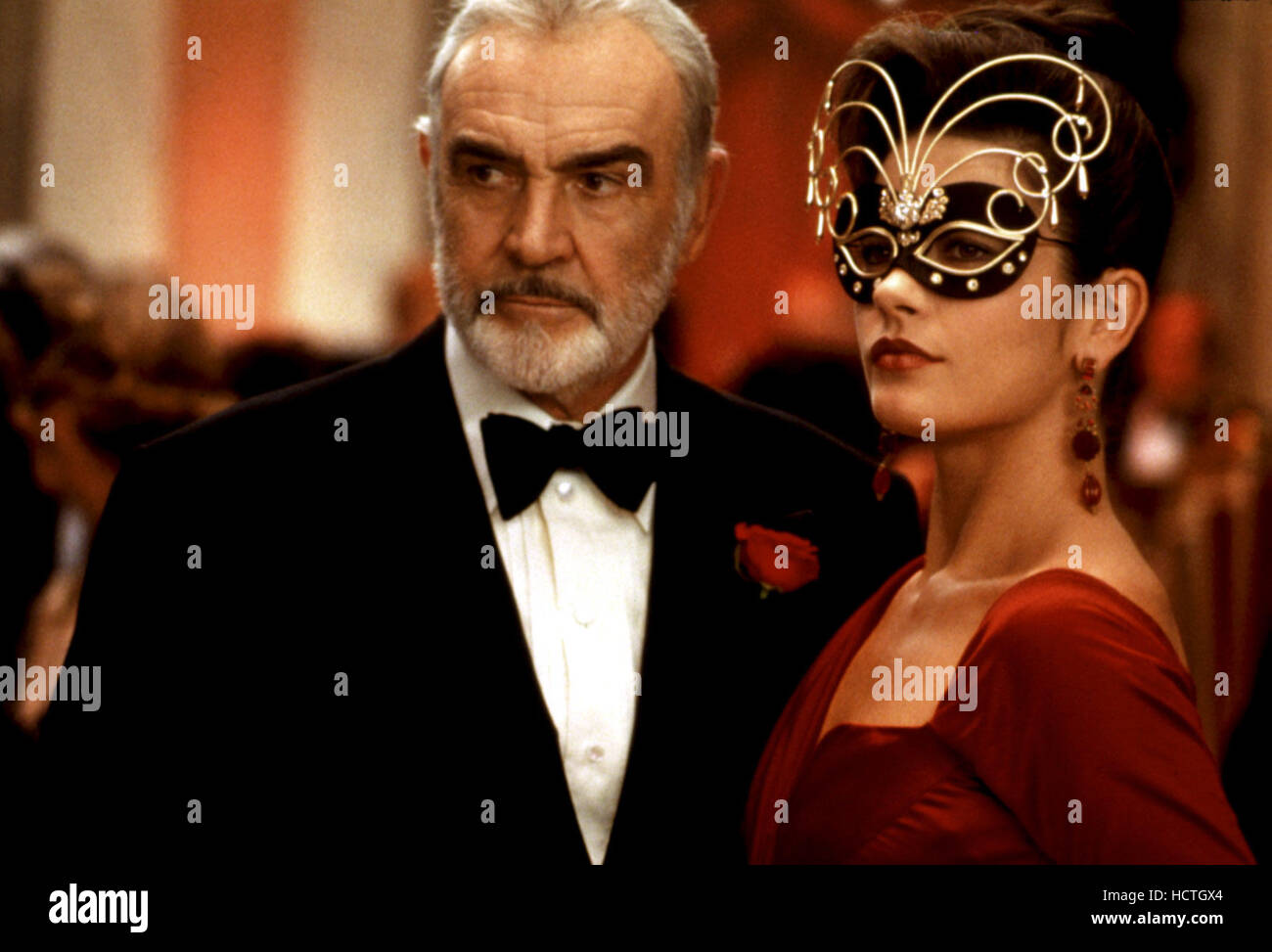 Verlockende Falle, Sean Connery, Catherine Zeta-Jones und Publikum, 1973'. TM und Copyright (c ...