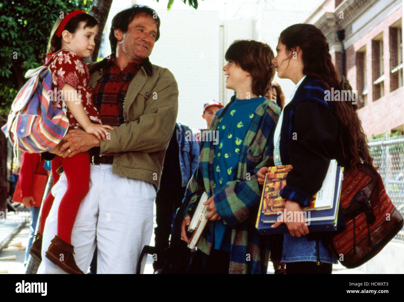Mara Wilson, Robin Williams, Matthew Lawrence, Mrs DOUBTFIRE, Lisa Jakub, 1993, TM & Copyright ...