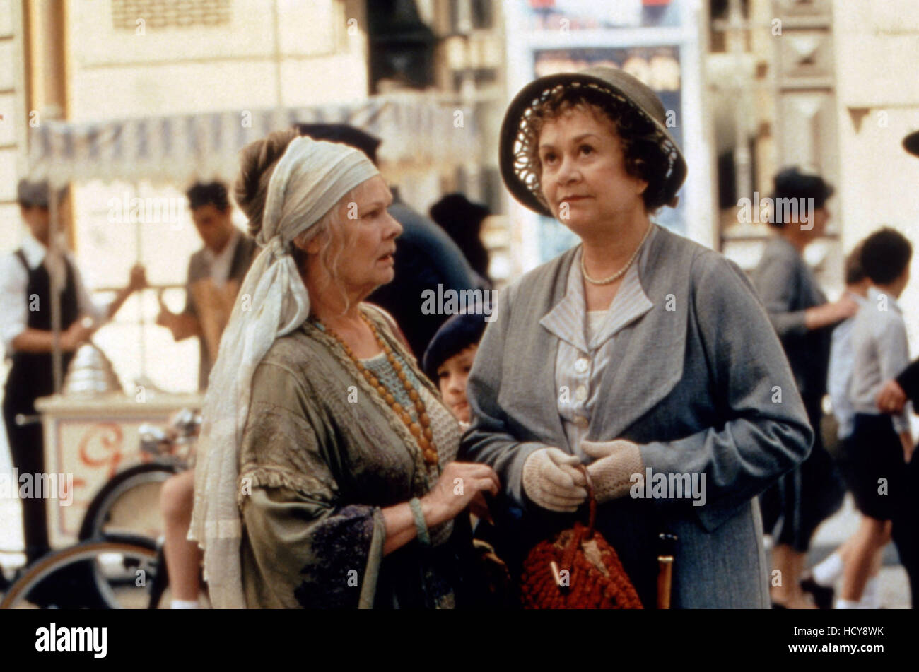 Tee mit MUSSOLINI, Judi Dench, Joan Plowright, 1999, (c) G2 Filme ...