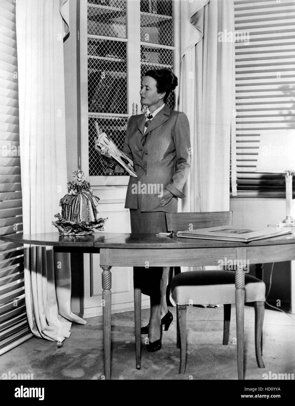 Kostümbildnerin Irene Lentz, 1949 Stockfotografie - Alamy