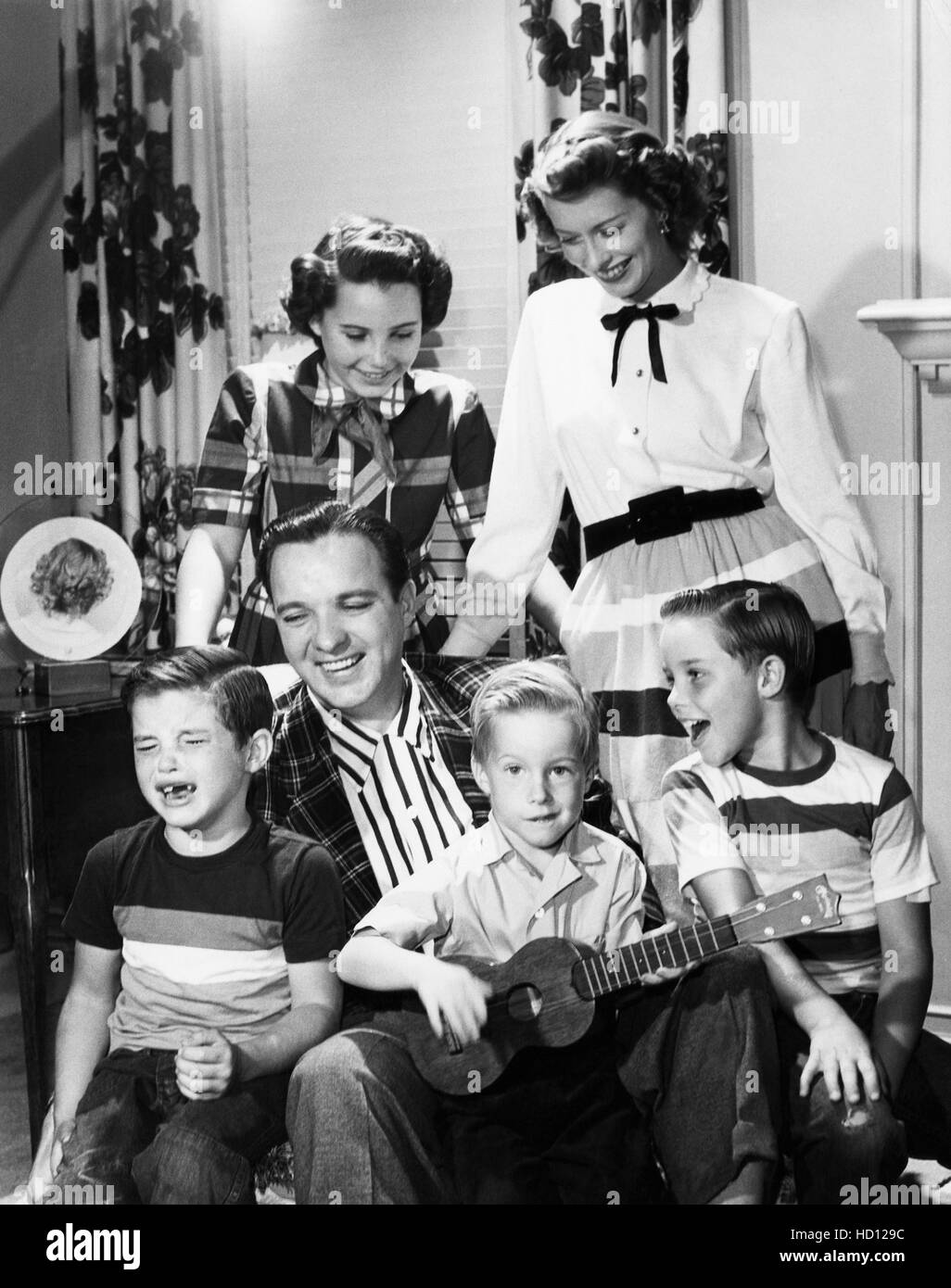 Bob Crosby (sitzend) mit Söhnen von links: Bob Crosby Jr., Steve Crosby ...