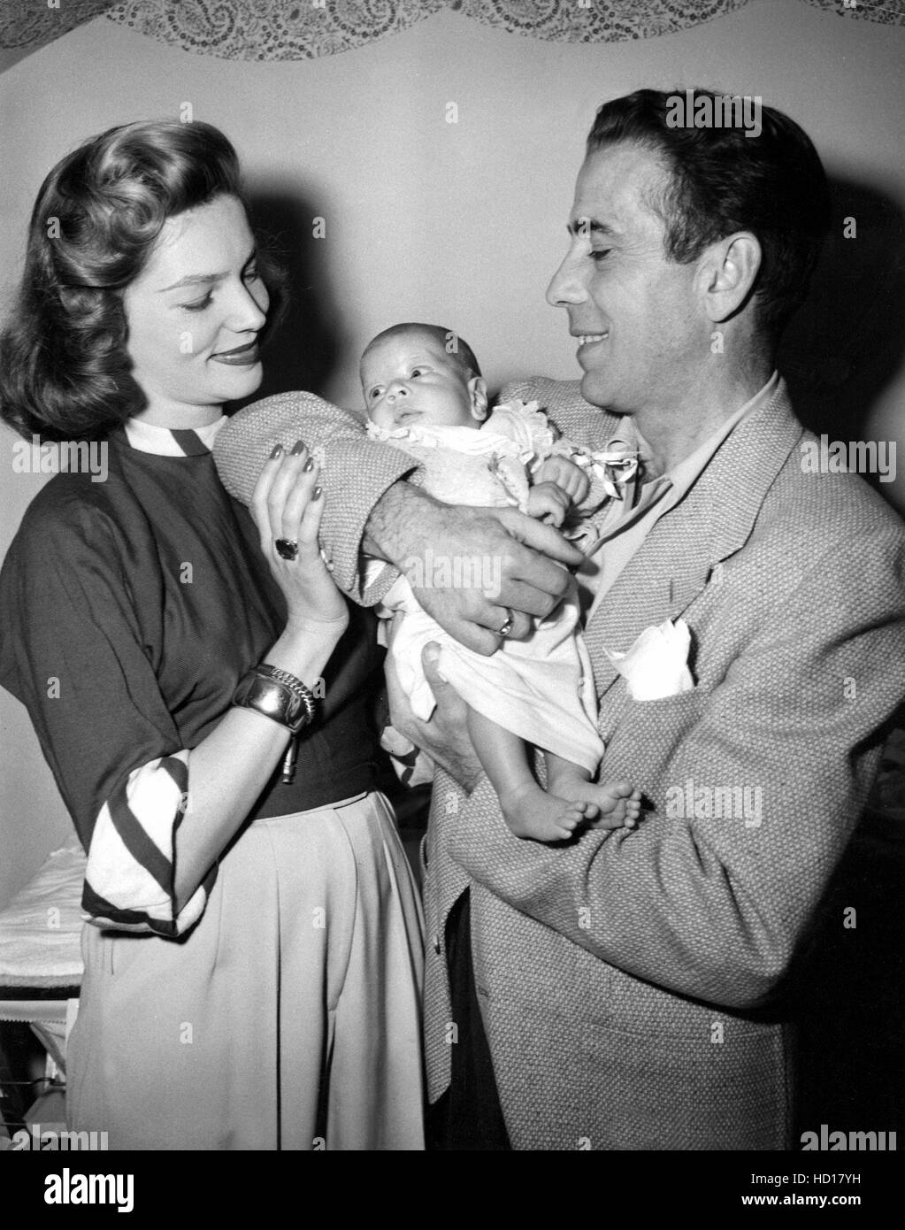 Mann HUMPHREY BOGART und LAUREN BACALL begrüßen die Ankunft des Sohnes ...