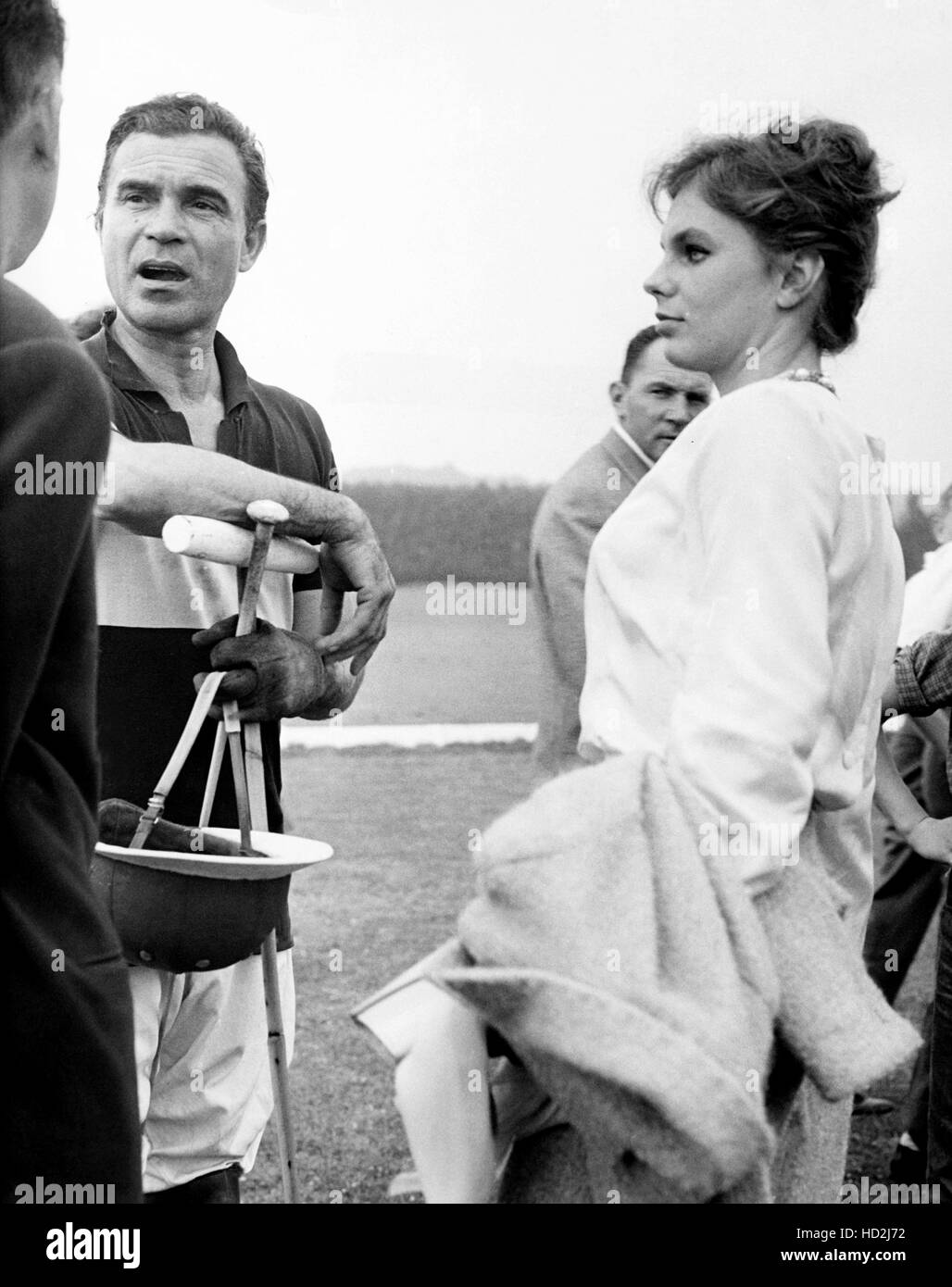 Dominikanischer Diplomat und Playboy Porfirio Rubirosa, links und seine ...