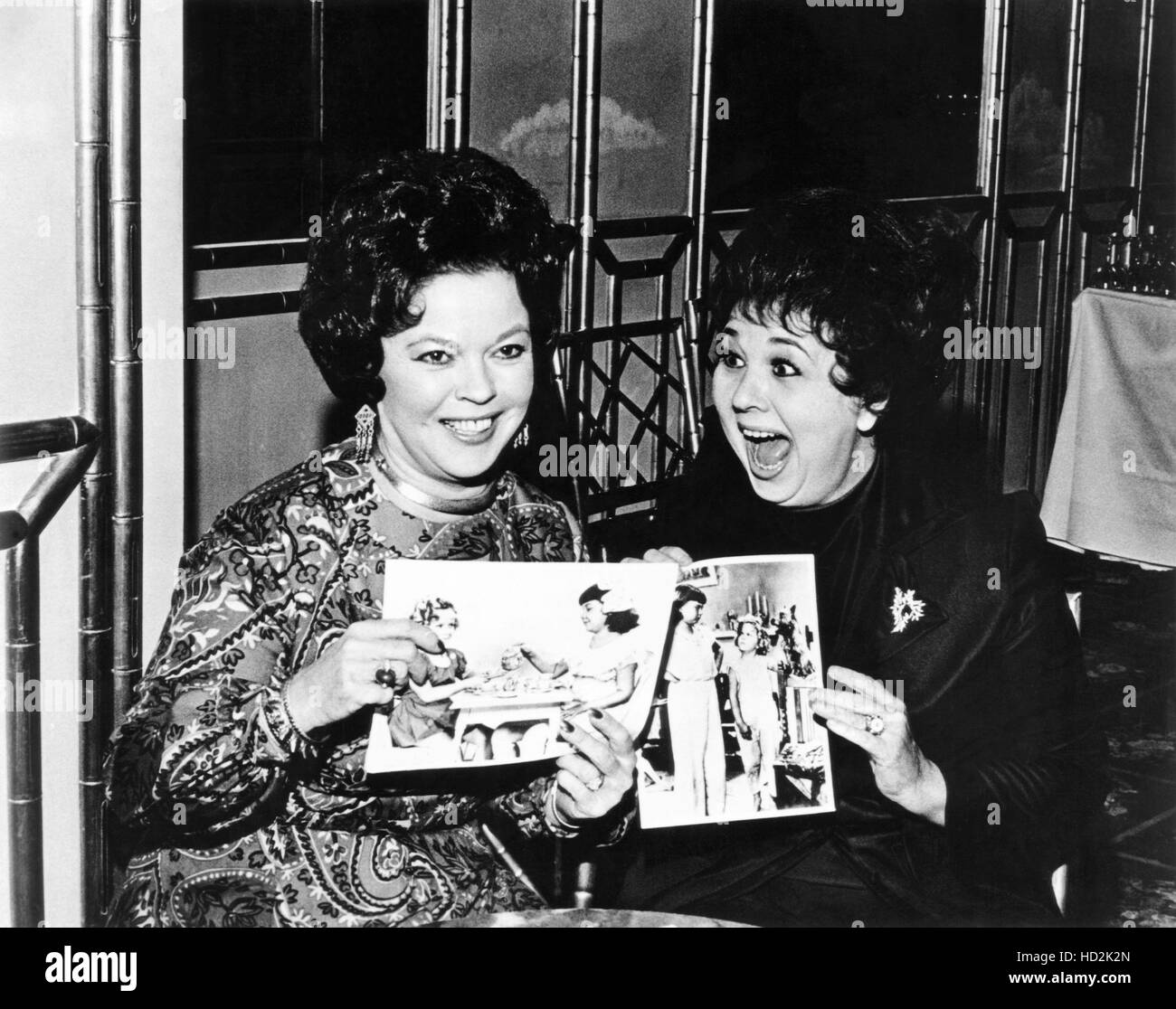 Ehemaligen Kindersoldaten in den Hauptrollen Shirley Temple (links) und ...