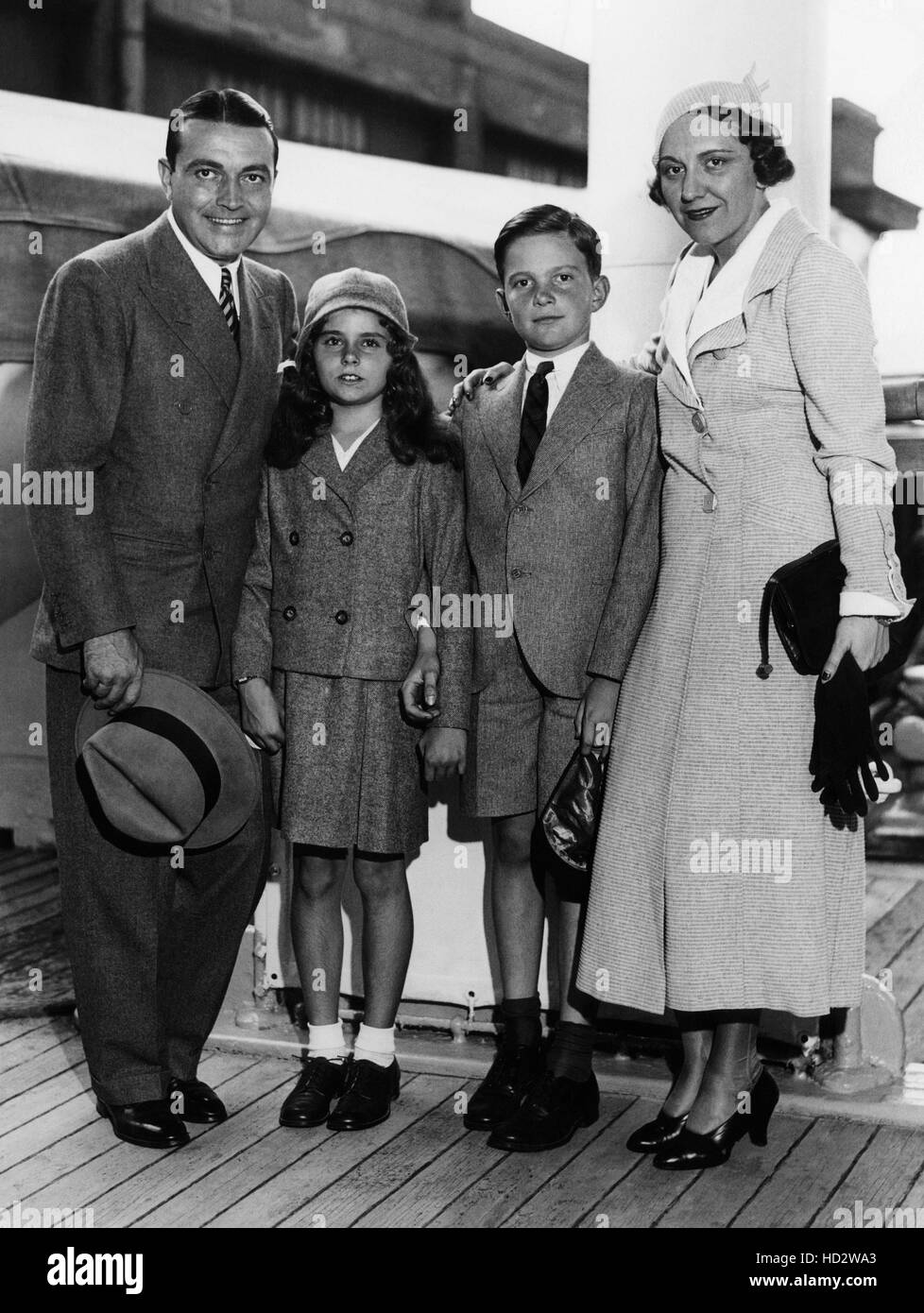 Richard Barthelmess, Mary Hay, mit ihren Kindern, Mary Heu Barthelmess ...