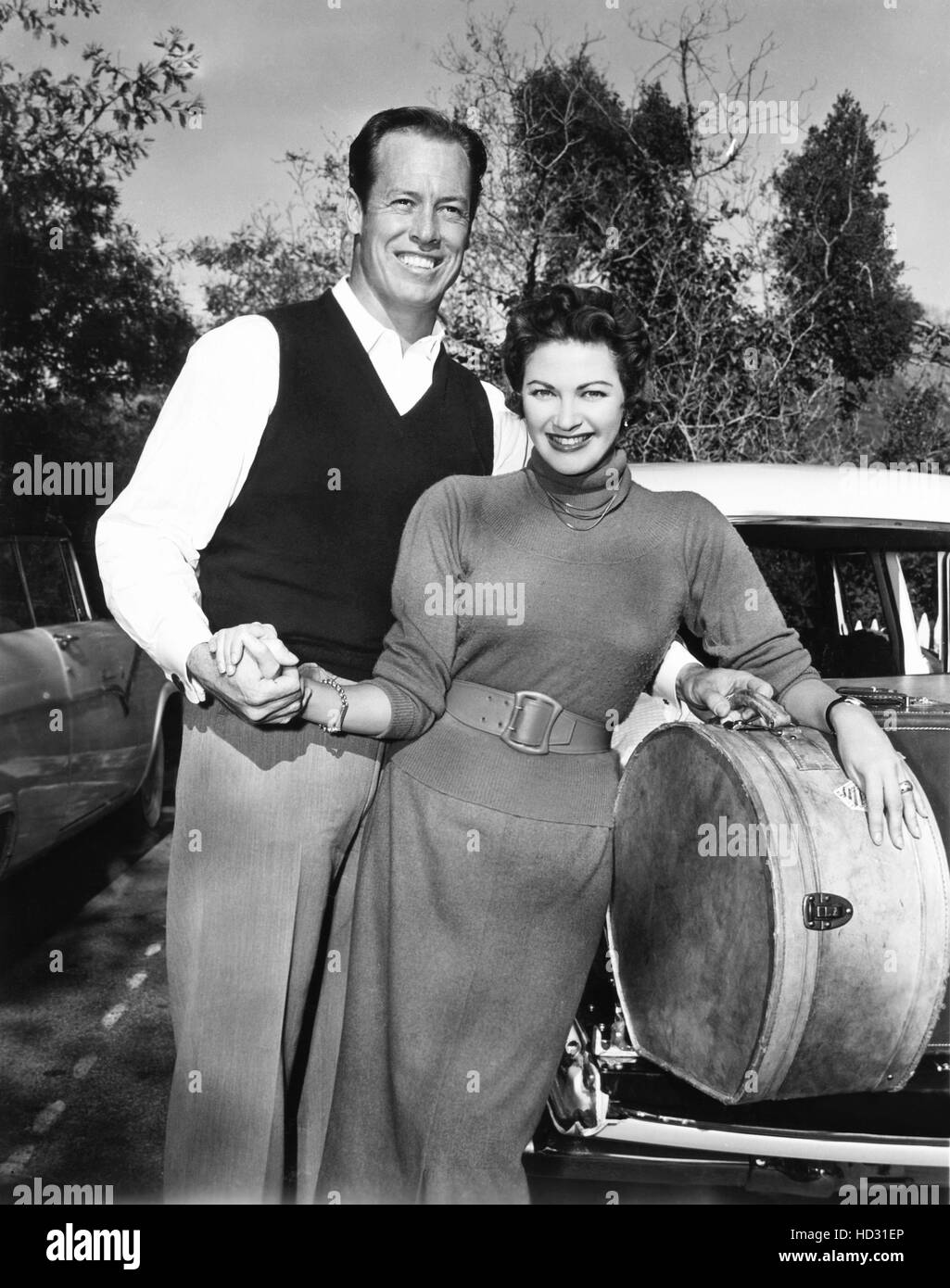 Yvonne de Carlo, rechts, mit ihrem Ehemann, Stuntman Bob Morgan, kurz nach ihrer Hochzeit im ...