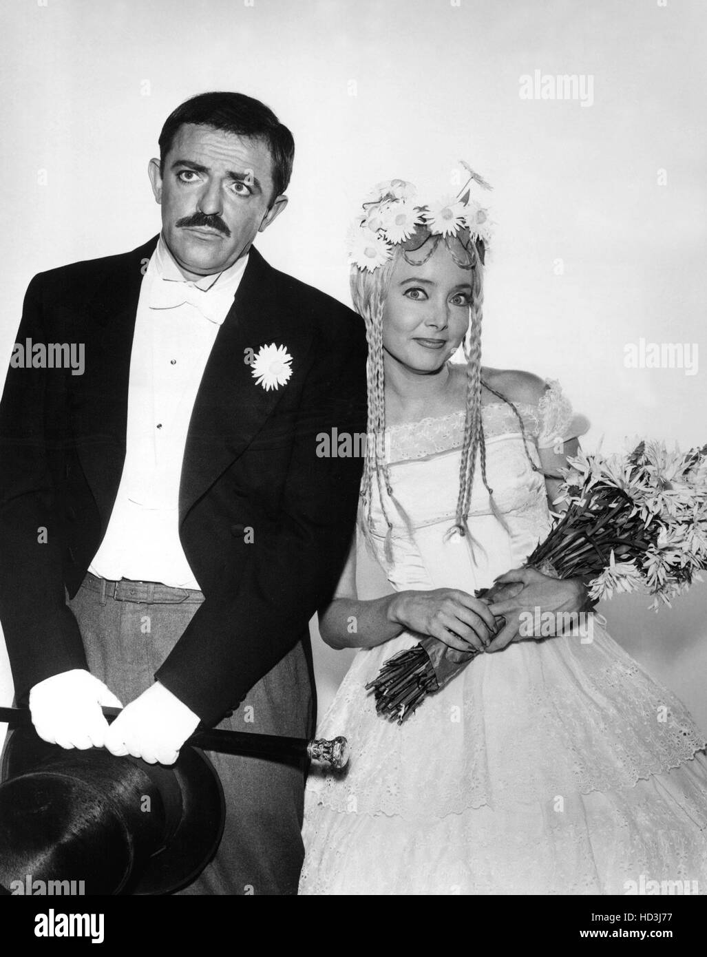 ADDAMS FAMILY, John Astin, Carolyn Jones (als Ophelia Frump), 1964-1966 ...