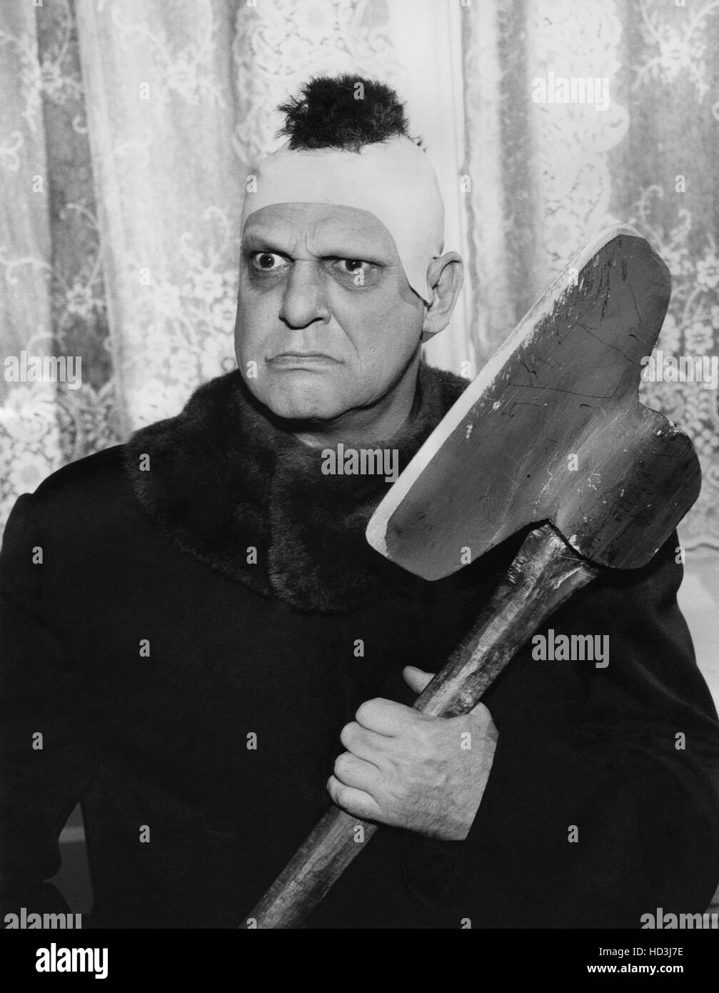 DIE ADDAMS FAMILY, Jackie Coogan, "Onkel Fester Toupet" (Staffel 1, 30 ...