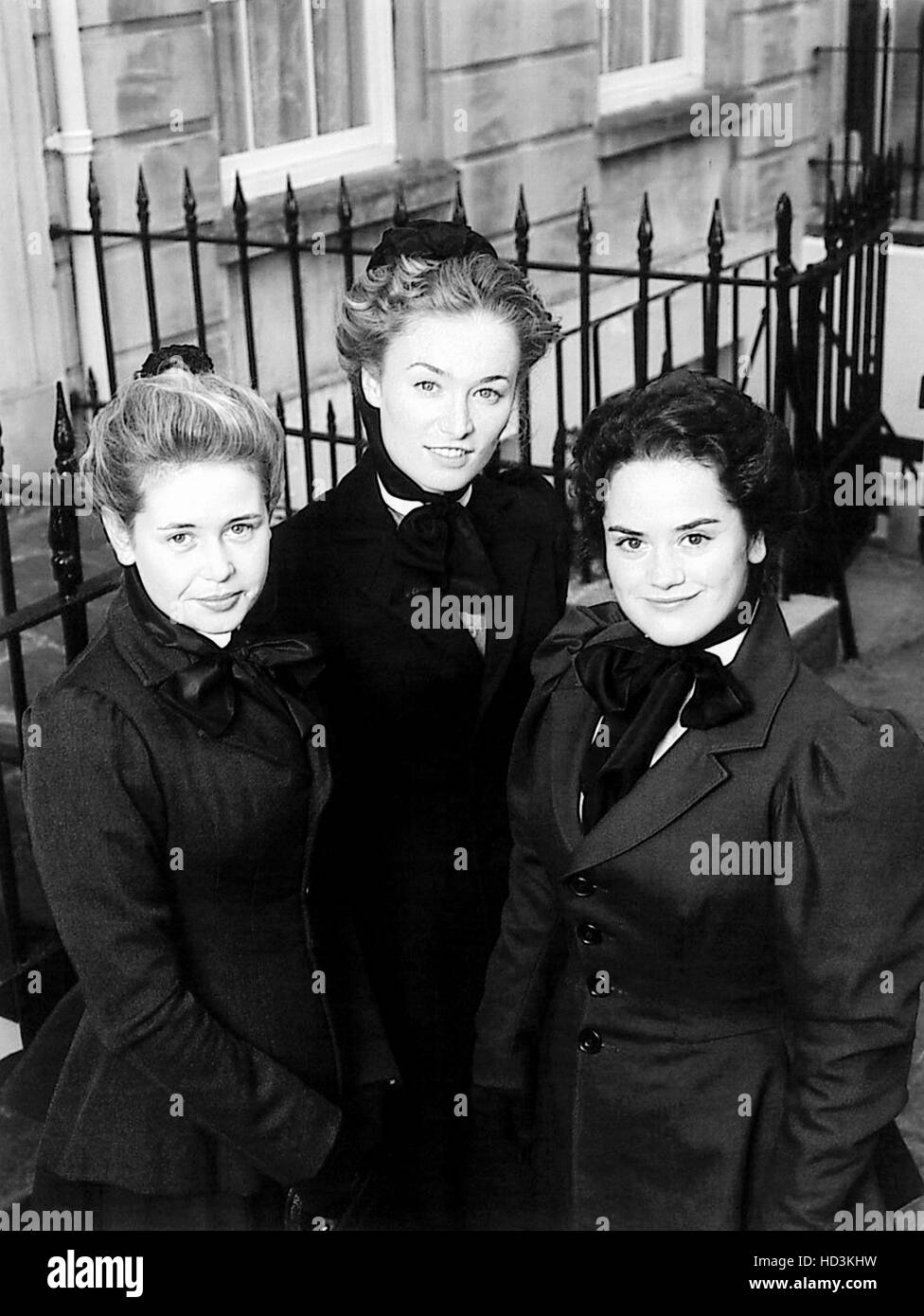 BERKELEY SQUARE, von links: Clare Wilkie, Victoria Smurfit, Tabitha ...
