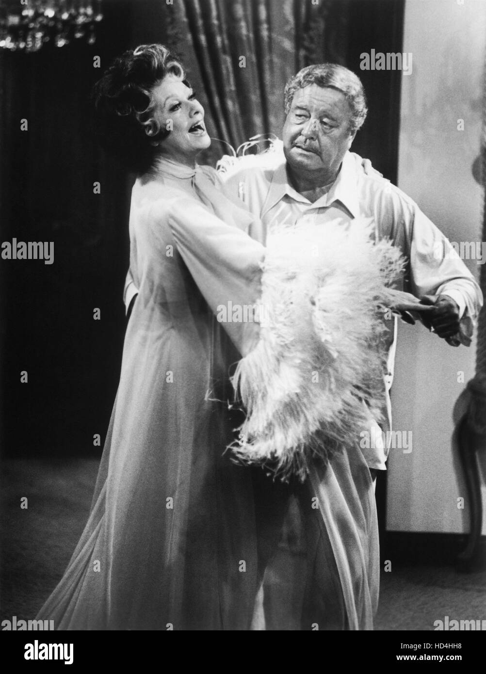 Ein LUCILLE BALL spezielle Darsteller LUCILLE BALL und JACKIE GLEASON ...