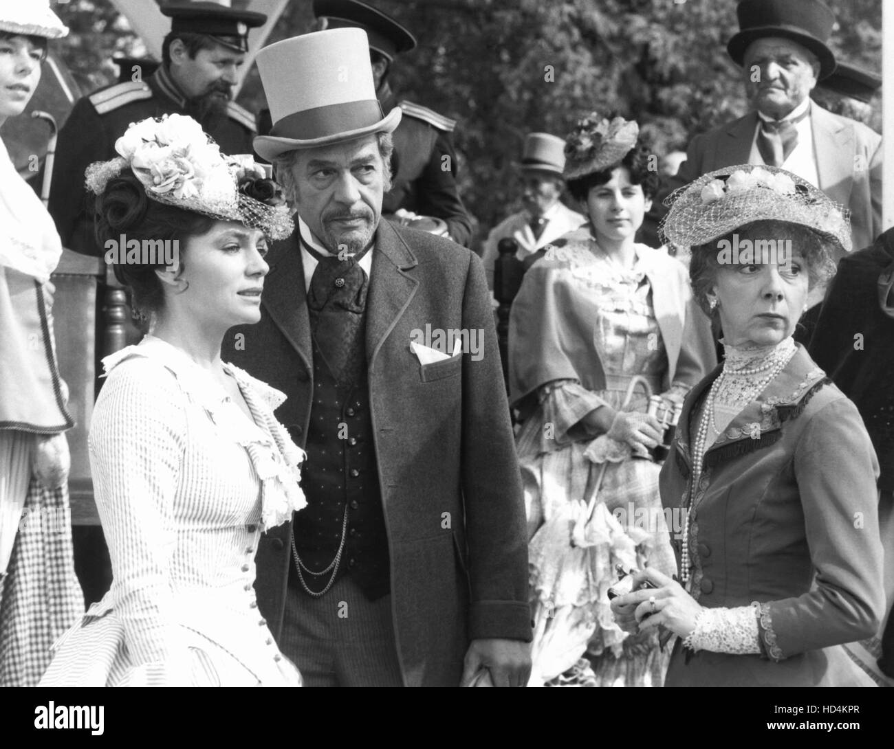 ANNA KARENINA, von links: Jacqueline Bisset, Paul Scofield, Anna Massey ...