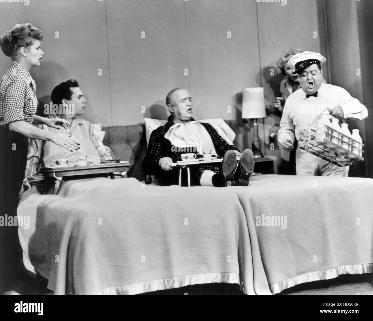 I LOVE LUCY (v.l.): Desi Arnaz, William Frawley, Vivian Vance (verdeckt ...